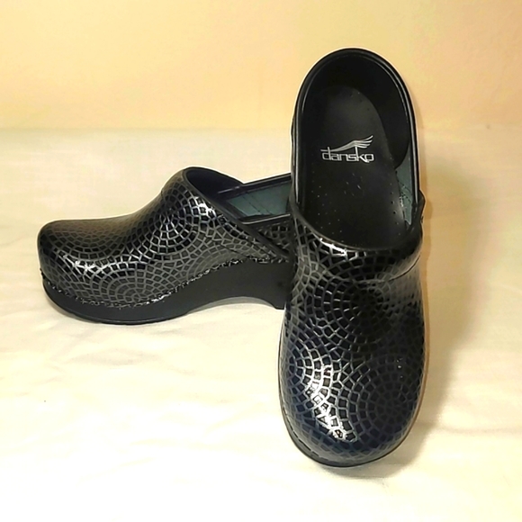 Dansko | Shoes | Dansko Black With Mosaic Gray Pattern Nwot Size Eu 36 ...
